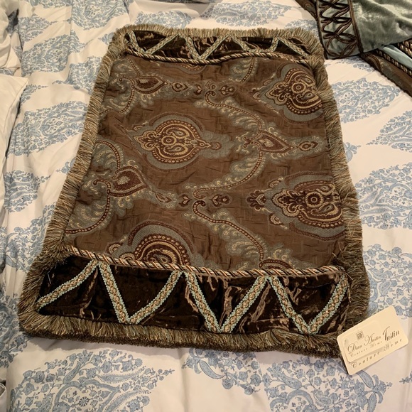 Dian Austin | Bedding | Dian Austin Brompton Court Bedding | Poshmark